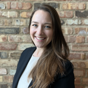 Hilary De Vries | Lake Forest College